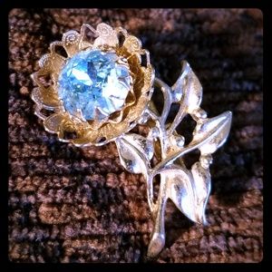 Jewelry | Vintage Goldtone Pin With Blue Stone | Poshmark